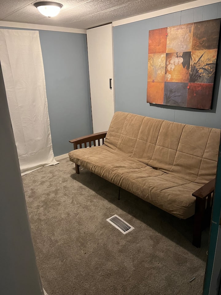 Park Village Mobile Home - Columbia, MO