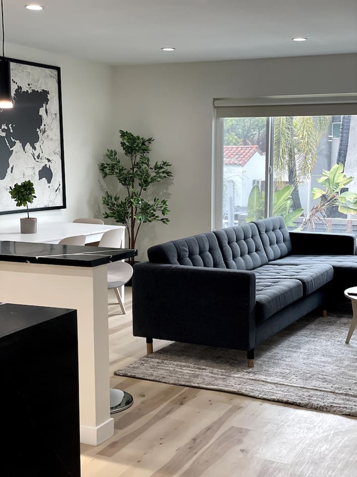 Bright 1br W/king + Workspace | Weho - Beverly Hills, CA