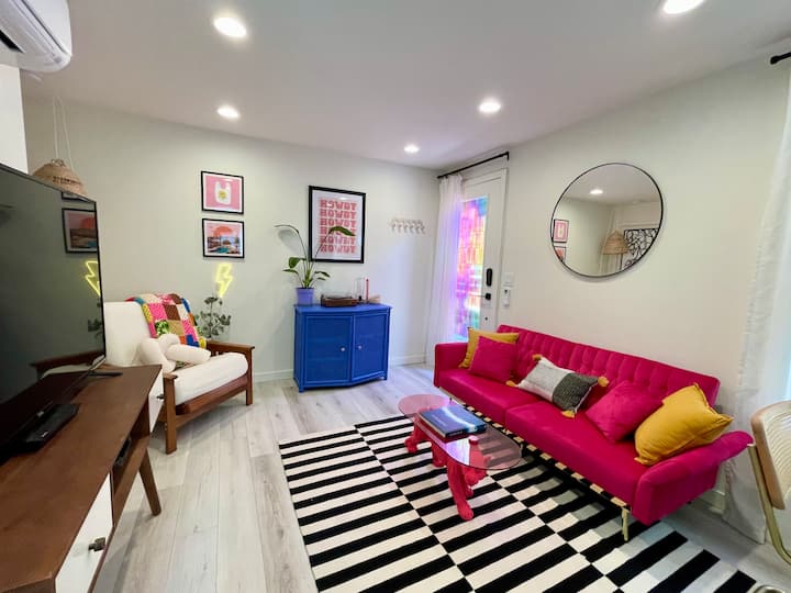 Capitol Hill Getaway - Private Guest Suite - Seattle, WA