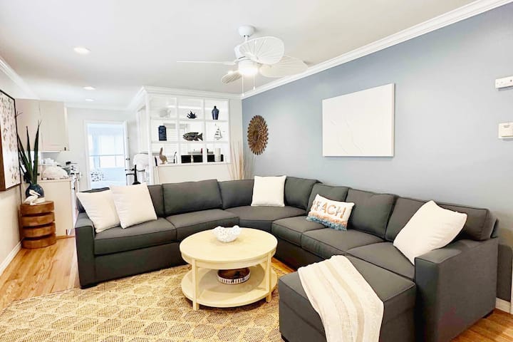Belmont Shore Oceanfront Private Rooftop By Disney - Long Beach, CA