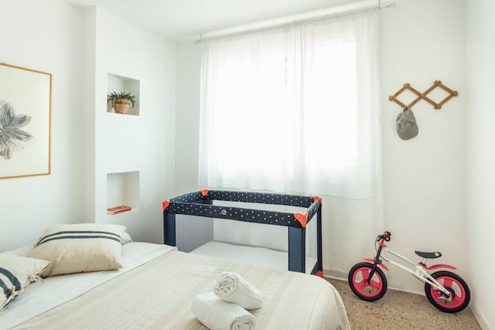 Habitación Familiar 5 Camas Con Baño Privado - Barcelona