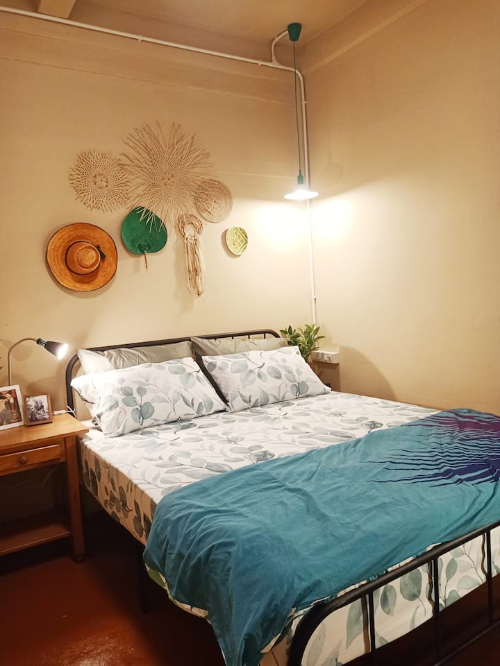 Solo Traveler, Staykation Well-designed Rooms Bts - Bangkok