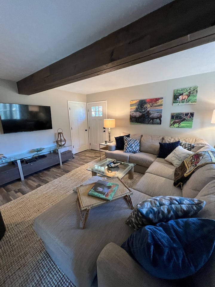 Lazy Elk Hideaway - Maggie Valley