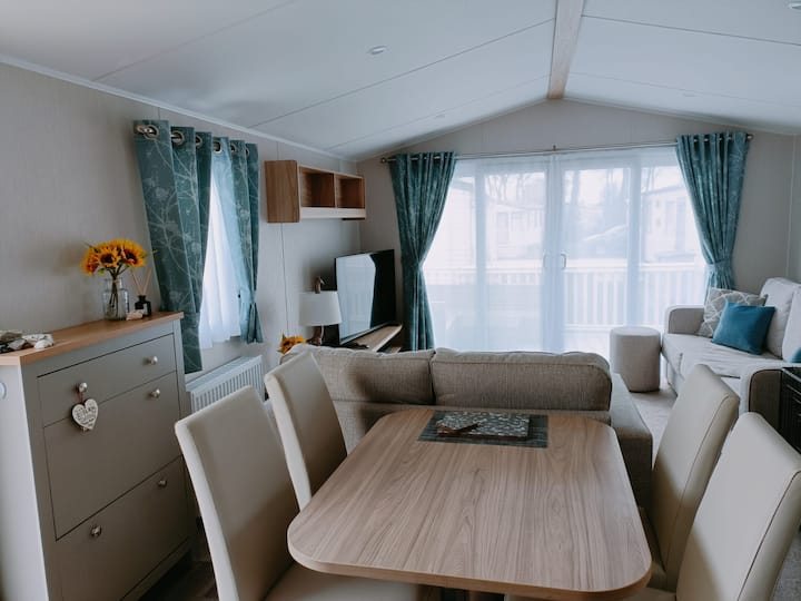 The Morris's Holiday Home - Prestatyn