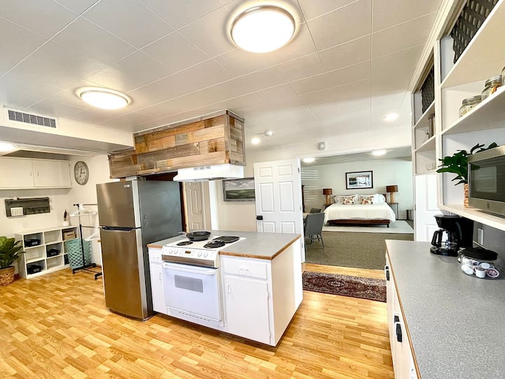 King Bed, Ac, Full Kitchen, Washer/dryer - Eugene, OR