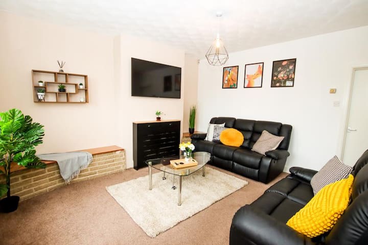 Entire 3-bed Home Sheffield - Sheffield, UK