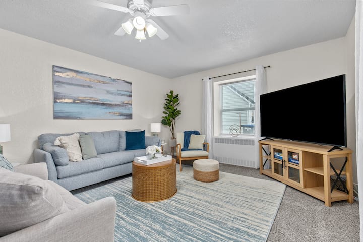 *New* Beautiful & Convenient! - Sheboygan, WI