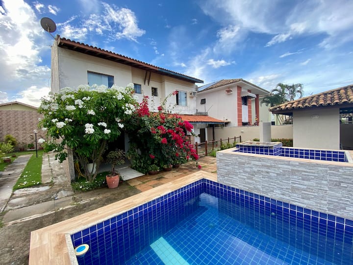 Casa Com Três Quartos Em Condomínio Fechado - Lauro de Freitas