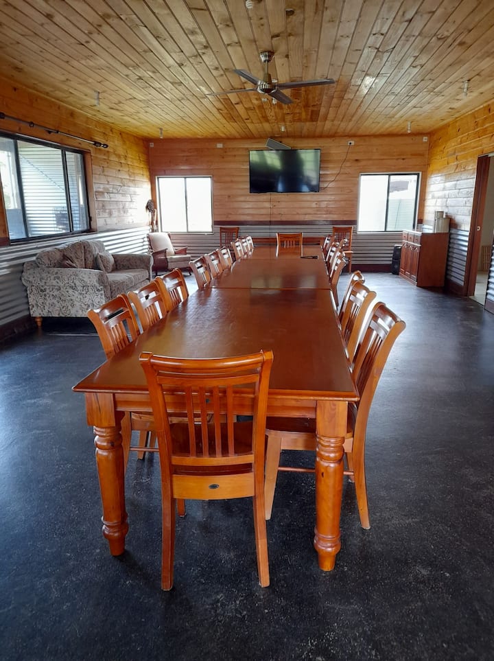 Room 4.  Spacious Family Room In Farm Hostel - Portland