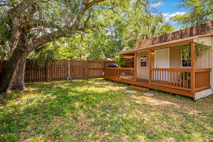 City Oasis Downtown Pensacola Glamping Experience - Pensacola, FL