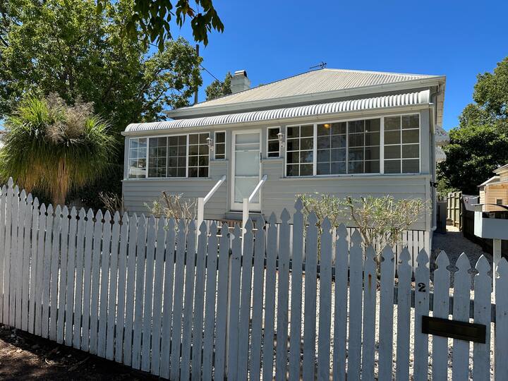 Prime East Toowoomba Cottage - Toowoomba