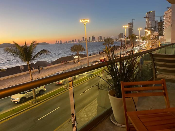 Intimo Loft Con Terraza Justo Frente Al Mar - Mazatlán