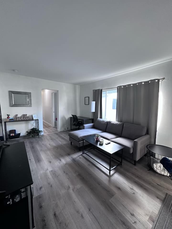 Beautiful 2b1b Close To Downtown - Seattle, WA