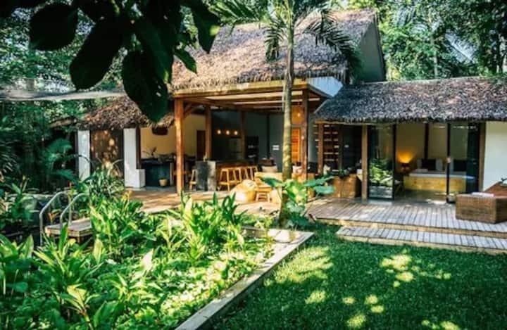 Rustic Private Villa With Pool - El Nido