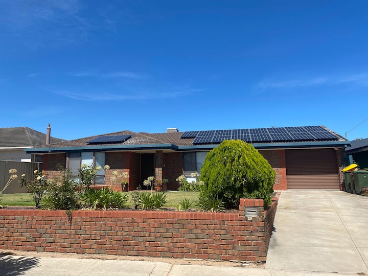 Tj’s Comfortable Home In Camden Park - Adelaide