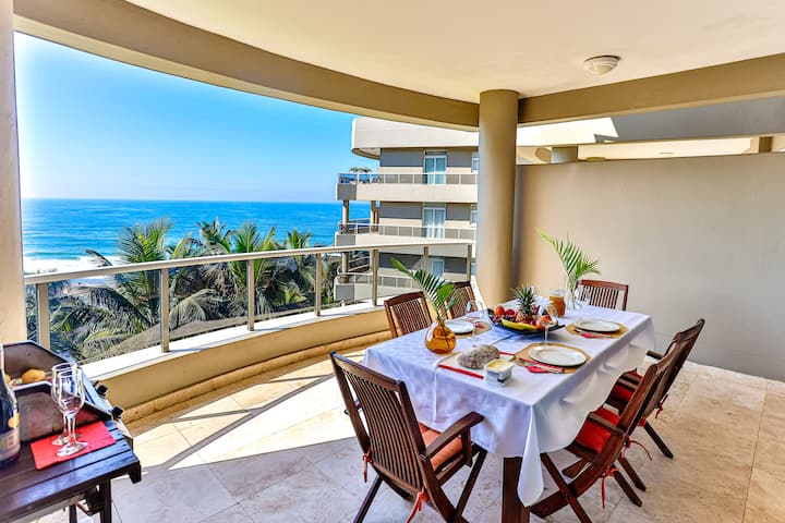 Sands Beach Breaks Manor On Main Beach Ballito - Dolphin Coast