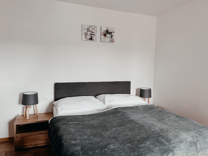 Lovely Apartment 404 Sokolska - Prag