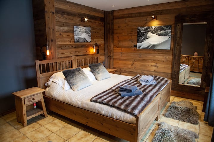 Large Luxury Chalet In Les Gets - Samoëns