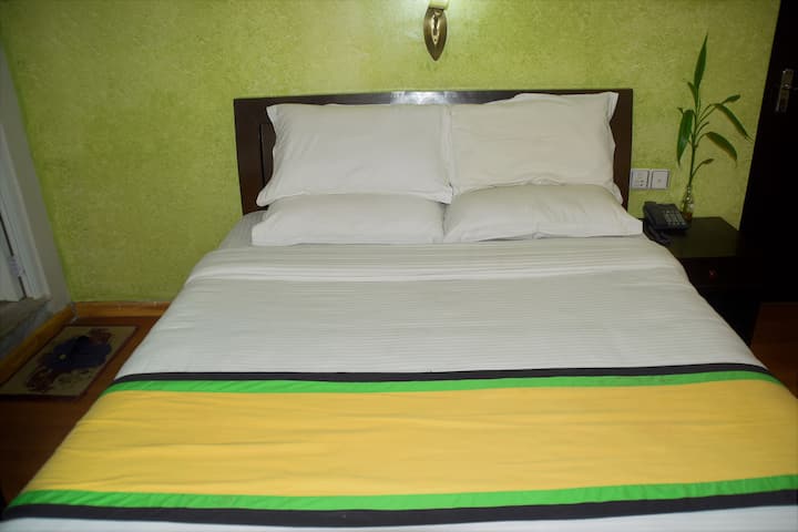 Private Rooms At Thamel. Peaceful & Eco-property - Katmandú