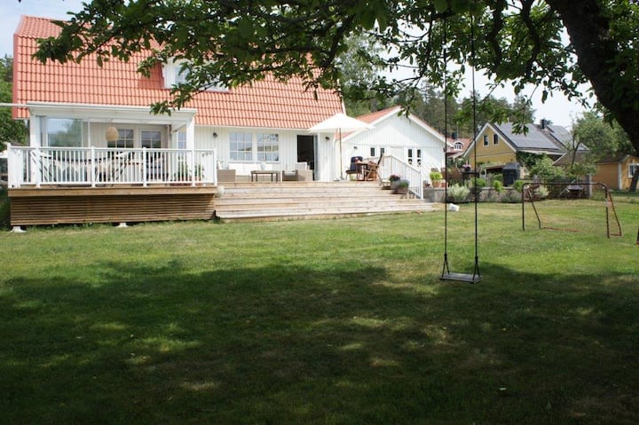 Big House 300 M From Lake - Tyresö