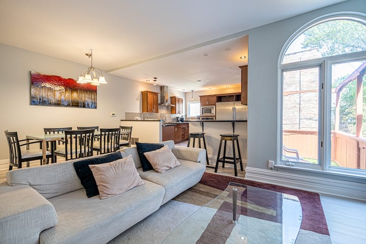Chic Beaches Area Oasis With Office & Terrace - Toronto