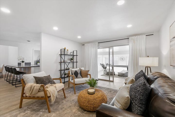 Sleeps 11! Close To Casinos, Unr,  Hwy 80, Dining! - Reno, NV