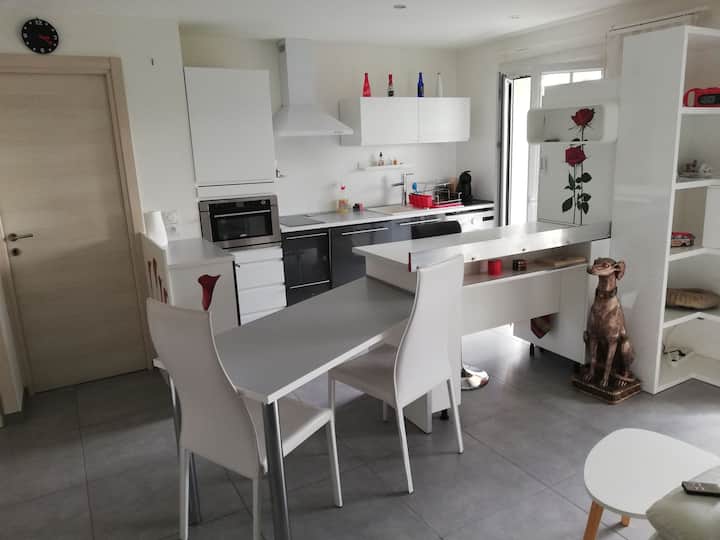 Sanary Sur Mer/ Calme Et Agréable Deux Pièces - Sanary-sur-Mer