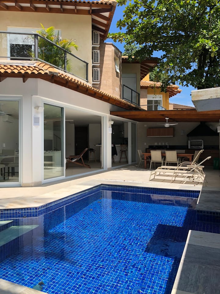 Casa Em Cond, Piscina Privativa, 4 Suites - São Sebastião