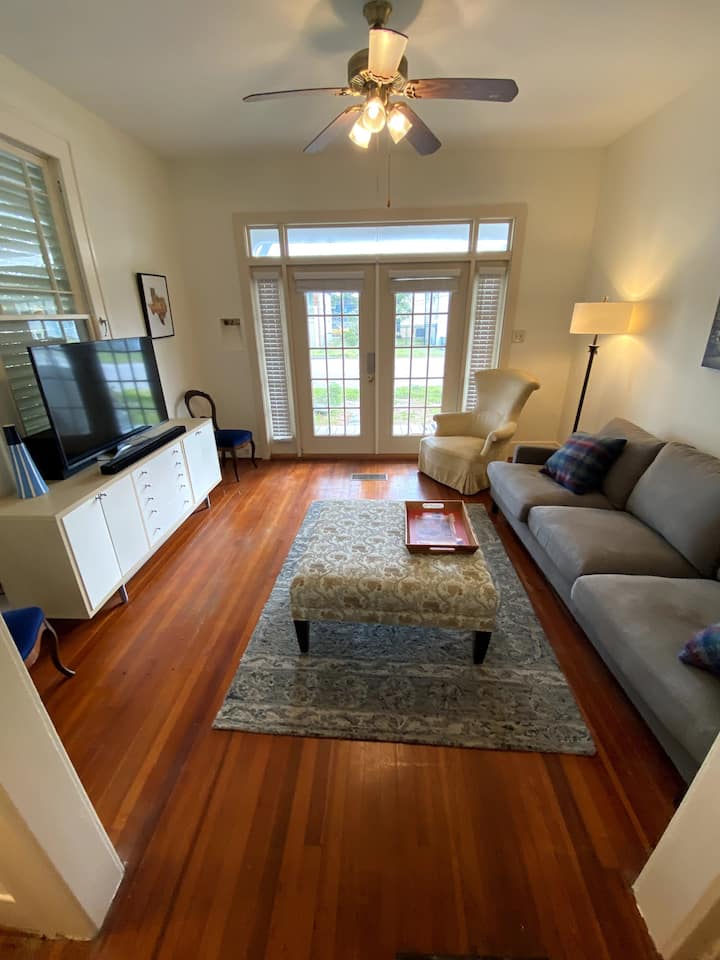 Cosy 4 Br, Beach Close By. - Galveston, TX