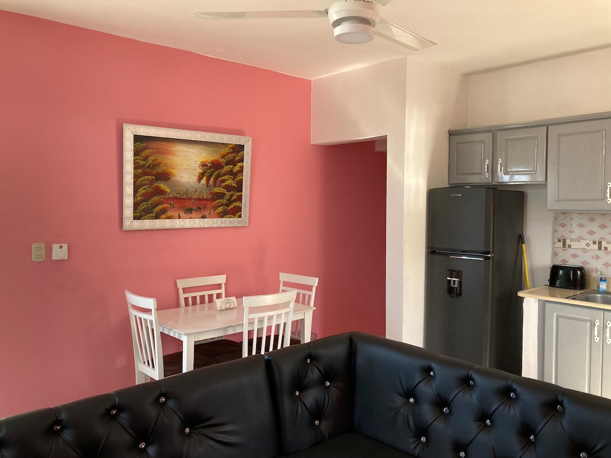 2 moderne Apartments für 8 Personen - Grill auf dem Dach & Chill-Zone ...