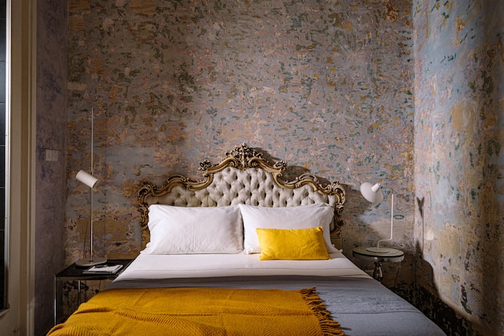 A Unique Designer Townhouse With Roof Terrace - Valletta