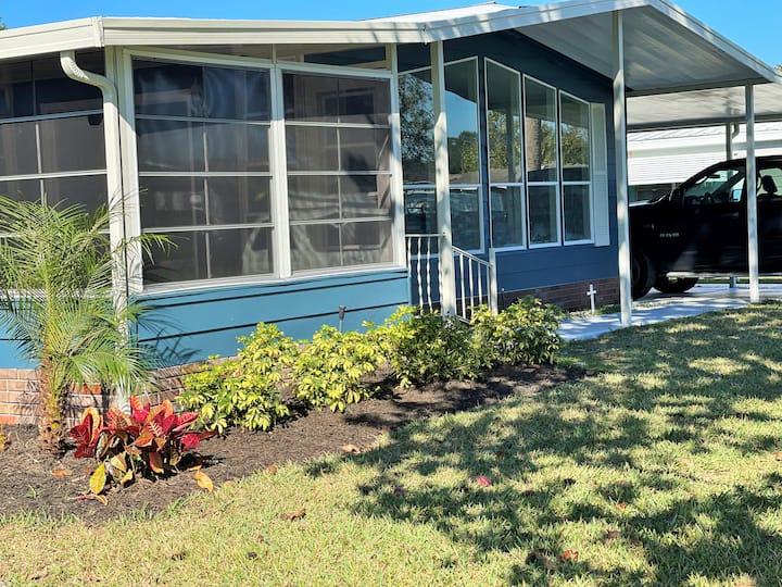 Village Retreat - Lake Weir, FL
