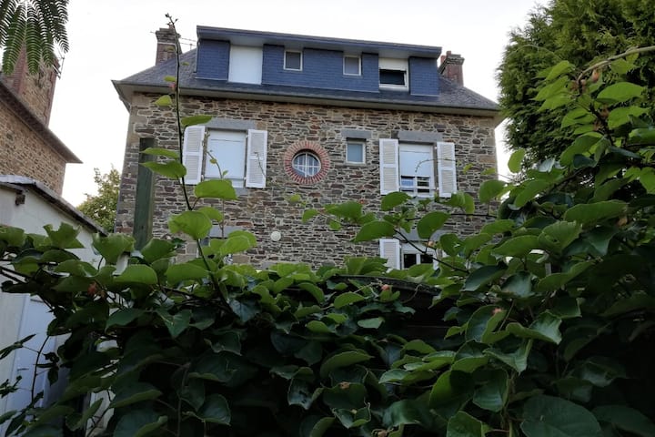 Appartement Vue Mer Avec Jardin - Cancale