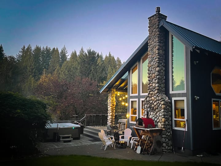 Your Own 37-acre Park W/ Creek Trails & Hood Views - Sandy, OR