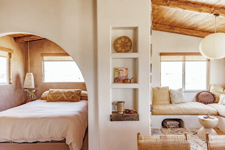 Cabin By The Jth  | Cowboy Pool | Fire Pit | Stars - Joshua Tree National Park