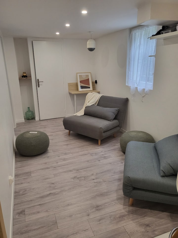 F2 Jacuzzi & Hammam • 13 Min Astérix • 13 Min Cdg - Tremblay-en-France