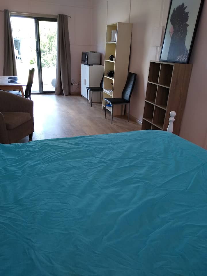 Bed In A Shed - Jindera