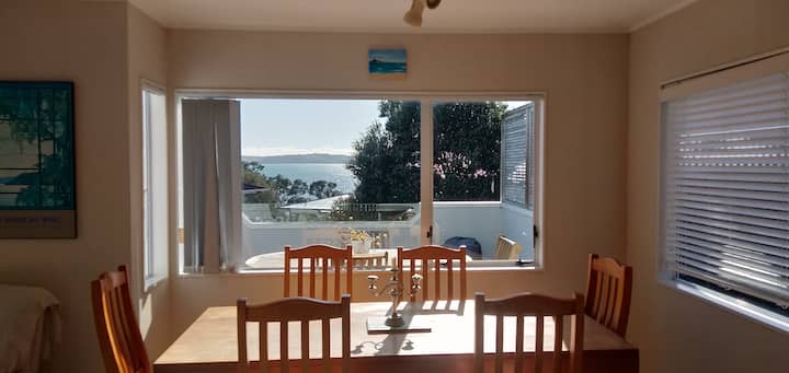 Beach Retreat - Sunny, Quiet Haven Close To Beach - Snells Beach