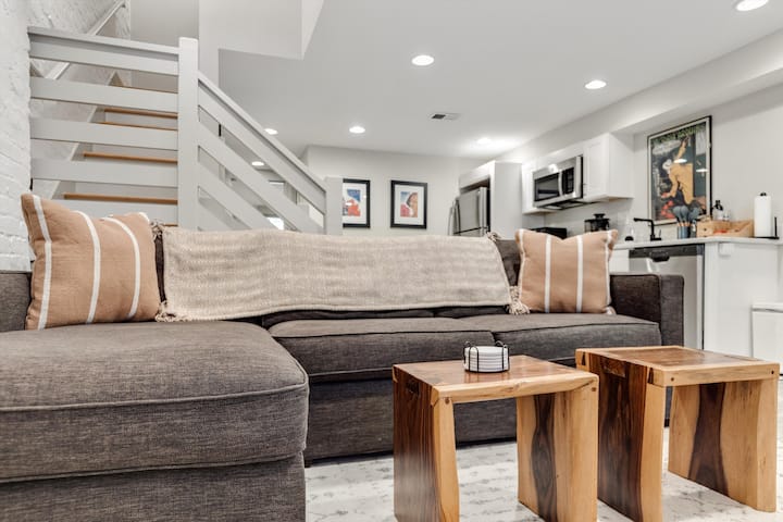 Classy Central Dc / Bloomingdale 1-br Getaway - Washington, D.C.
