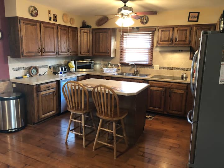 The Manchester House - Bavaria, KS