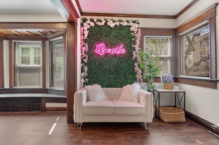 6 Bedrooms/arcade/nearhwy/westport/dwntwn,plaza - Kansas City, MO