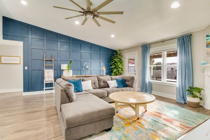 Spacious, Newly Renovated Home! - Gulf Breeze Zoo, Gulf Breeze