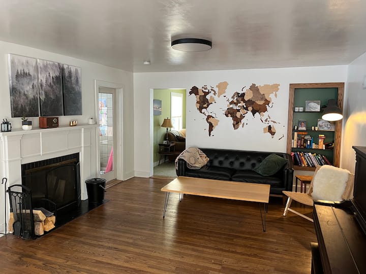 Hilltop Charm - Colfax, WI