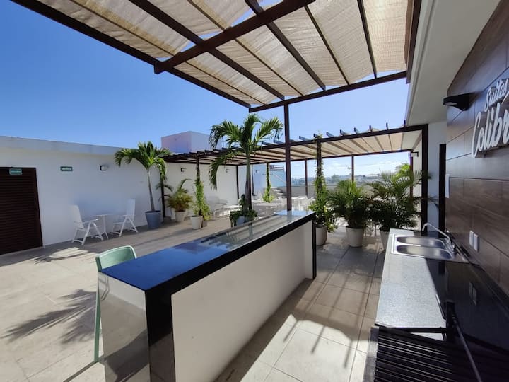 Comodo Departamento Con Terraza Y Alberca - Playa del Carmen