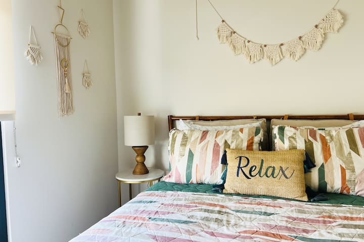 * Soho Vibes In The Heart Of Santa Monica * - Santa Monica, CA