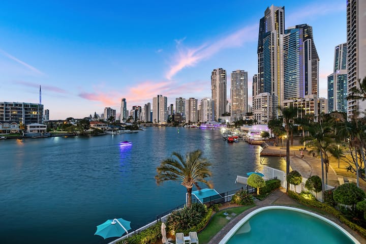 Amazing Water Views Surfers Paradise - Surfers Paradise