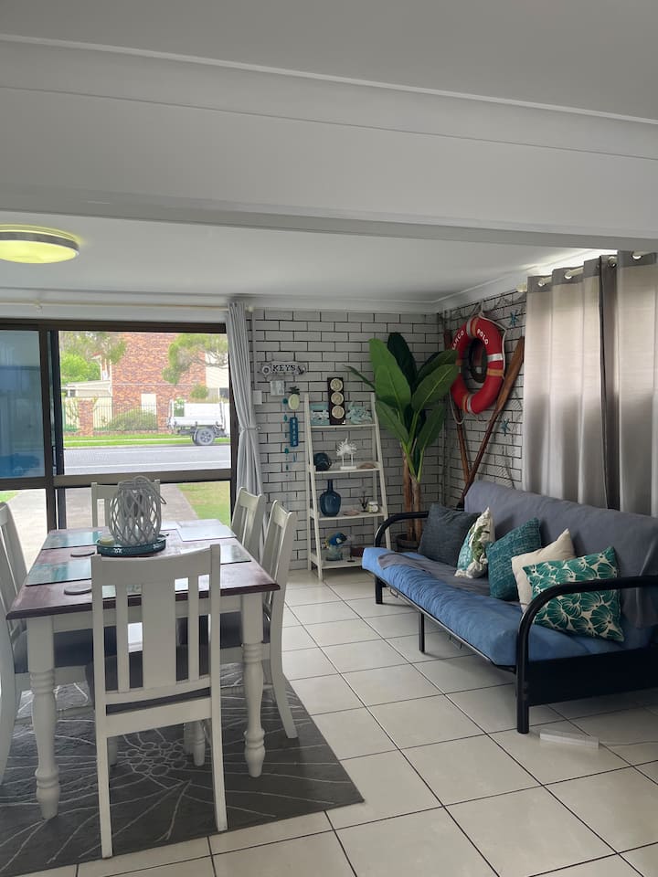 Bribie Whalecome House - Bribie Island