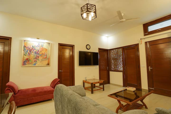 Exeterrr - Centrally Located 3bhk Luxe Apartment - Chandigarh