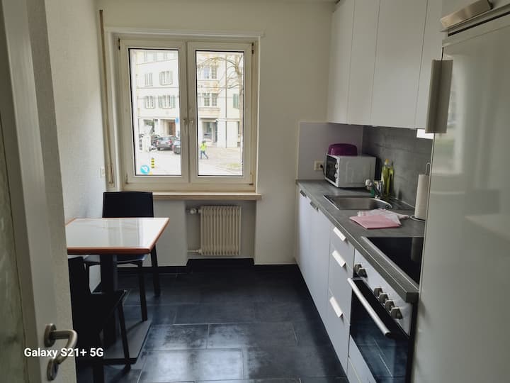 Very Central And Sunny 2br Flat (Marble 2) - Zürich