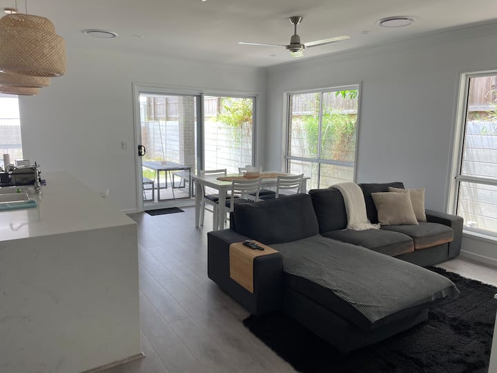 Private Room In Spring Mountain - Ipswich, Australia